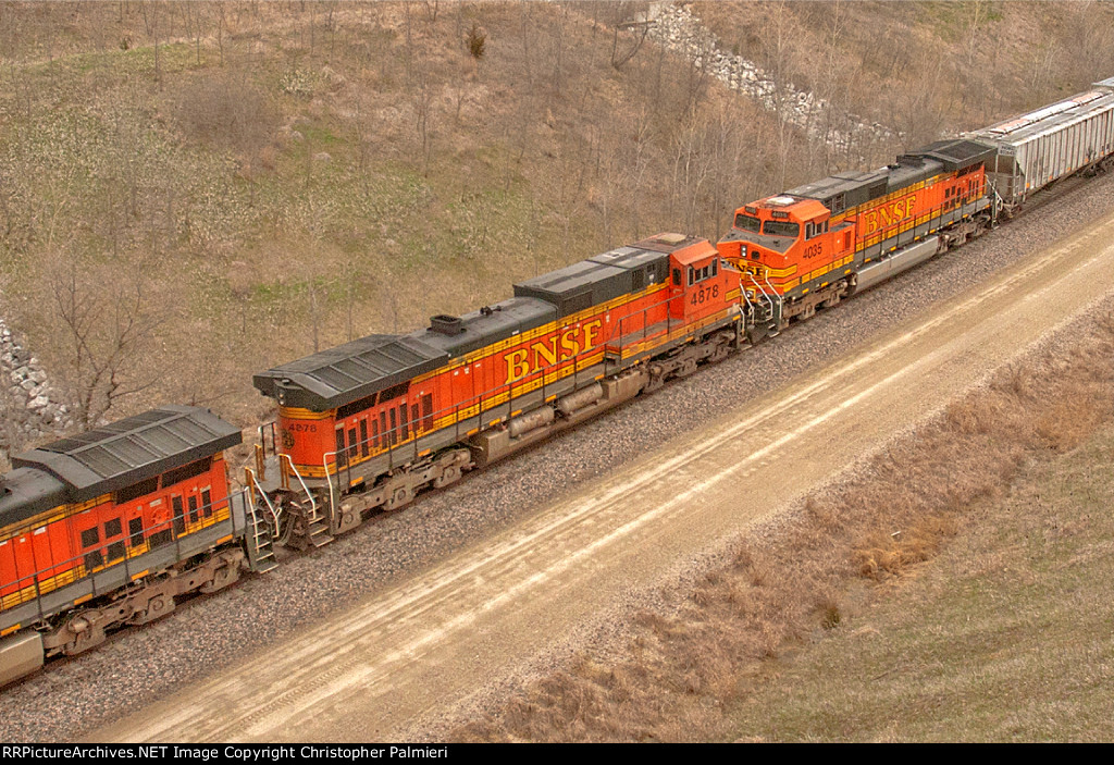BNSF 4878 and 4035 on M-LINTUL1-16